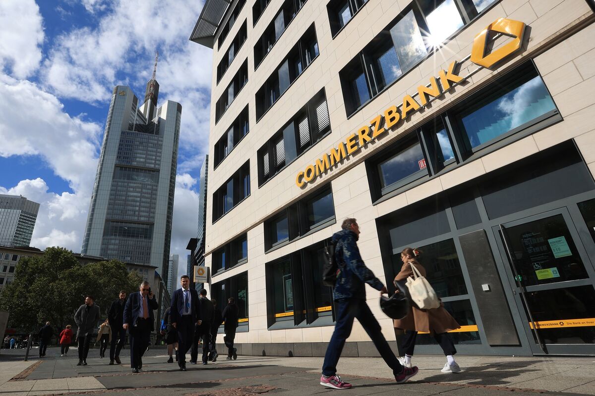 Commerzbank Labor Union ‘Bitterly’ Opposes Any Unicredit Merger - Bloomberg