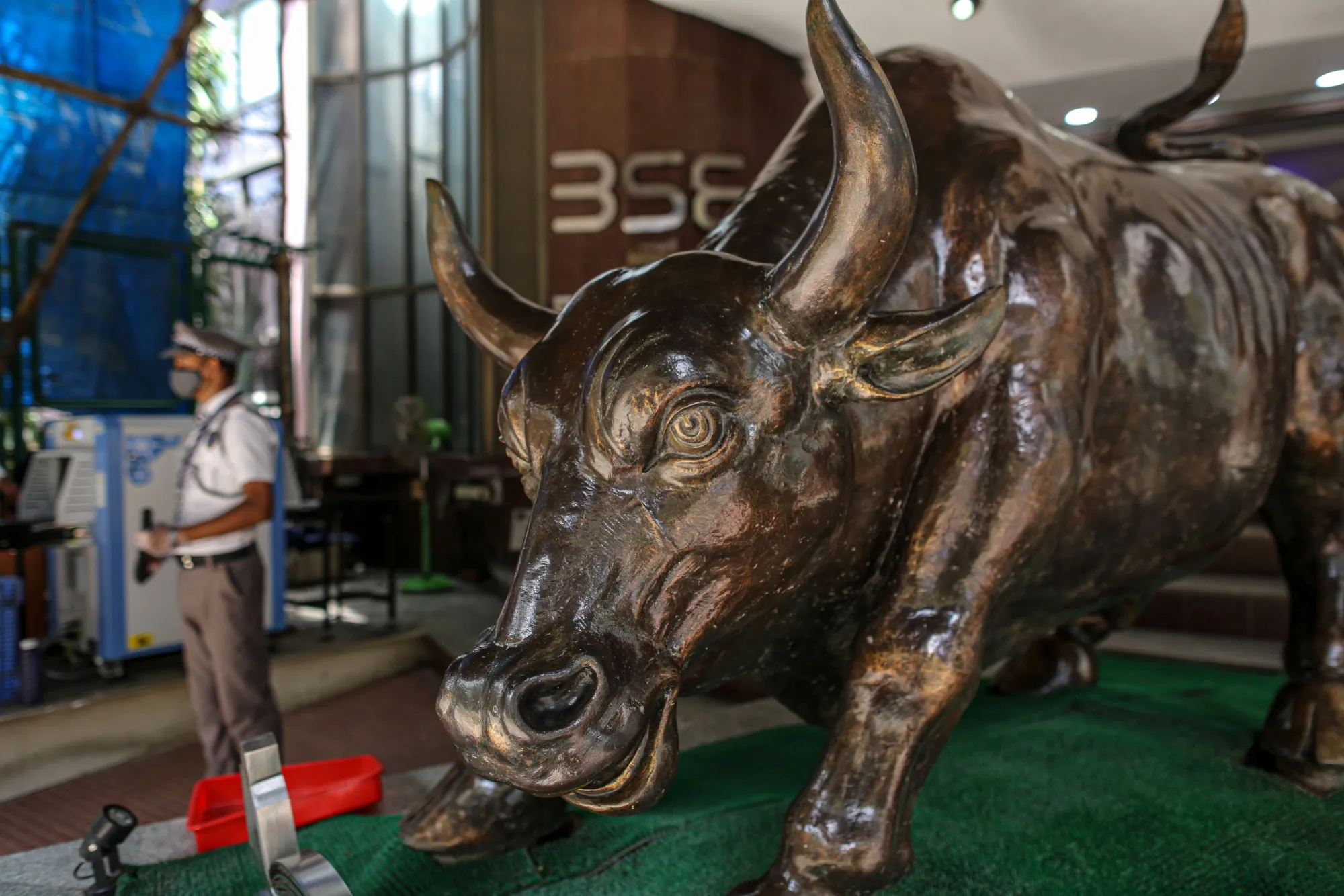 Unprecedented Flow of Easy Money Keeps India Stocks on Bull Run - Bloomberg
