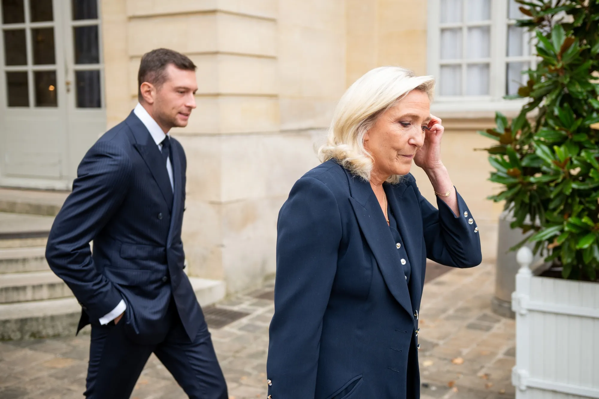 Le Pen Pushes Protege Aside to Assert Control Over Far Right - Bloomberg