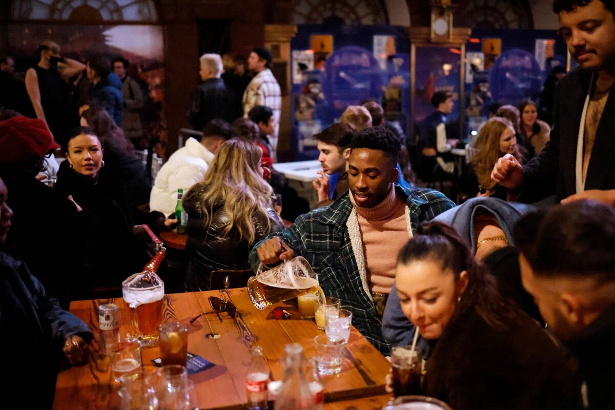 Delta Variant: Why Gen Z and Millennial Brits Are Dreading England's ...