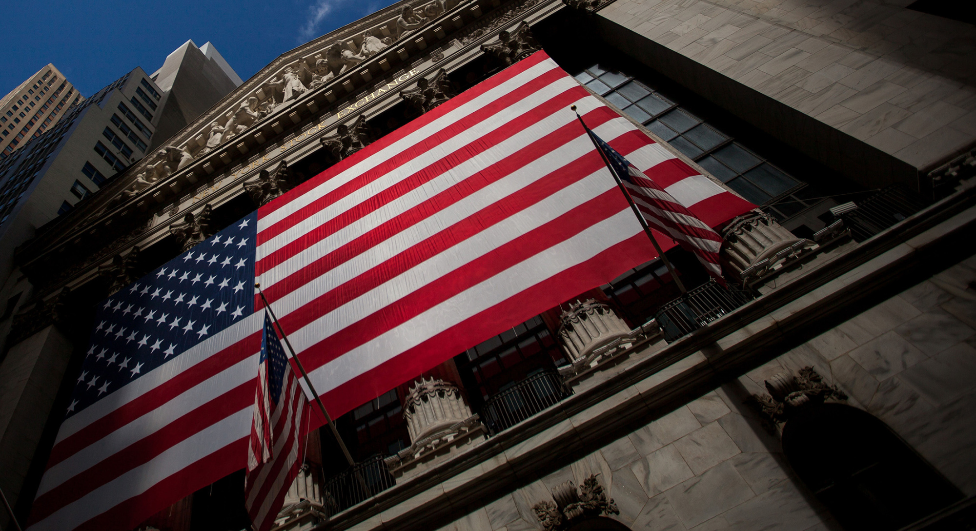 Americans' Economic Expectations Climb to a Three-Month High - Bloomberg