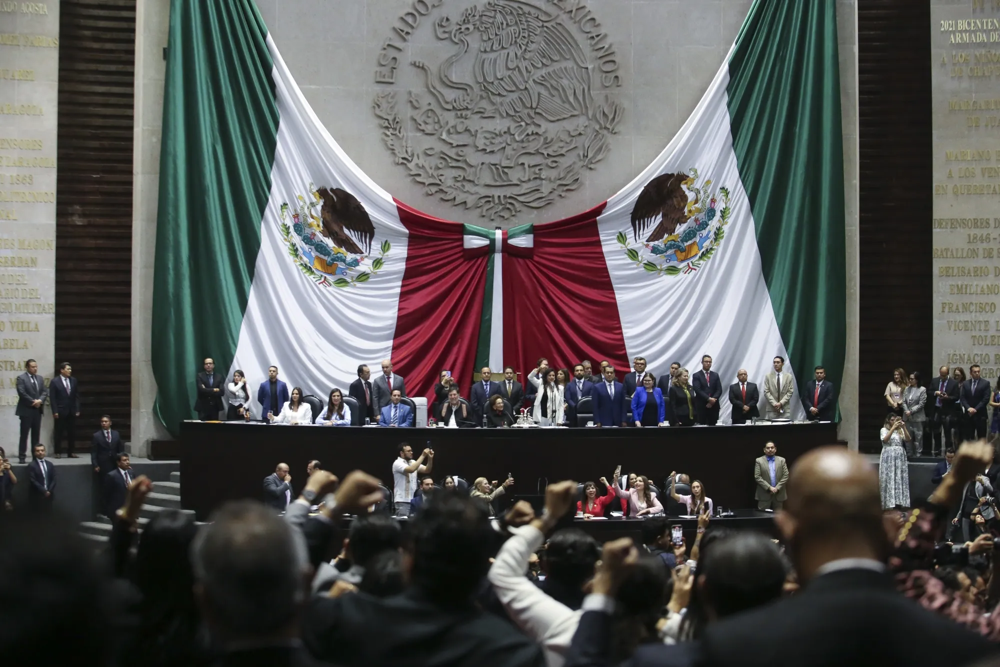 Mexico Congress Takes First Step to Scrap Regulatory Bodies - Bloomberg