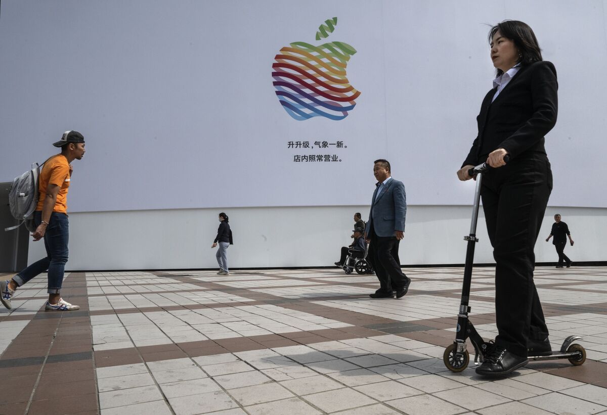 Apple Can't Leave China, With or Without Tariffs - Bloomberg