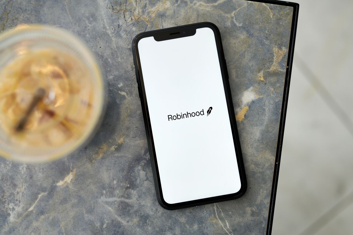 Emily Graffeo - Journalist Profile - Intelligent Relations