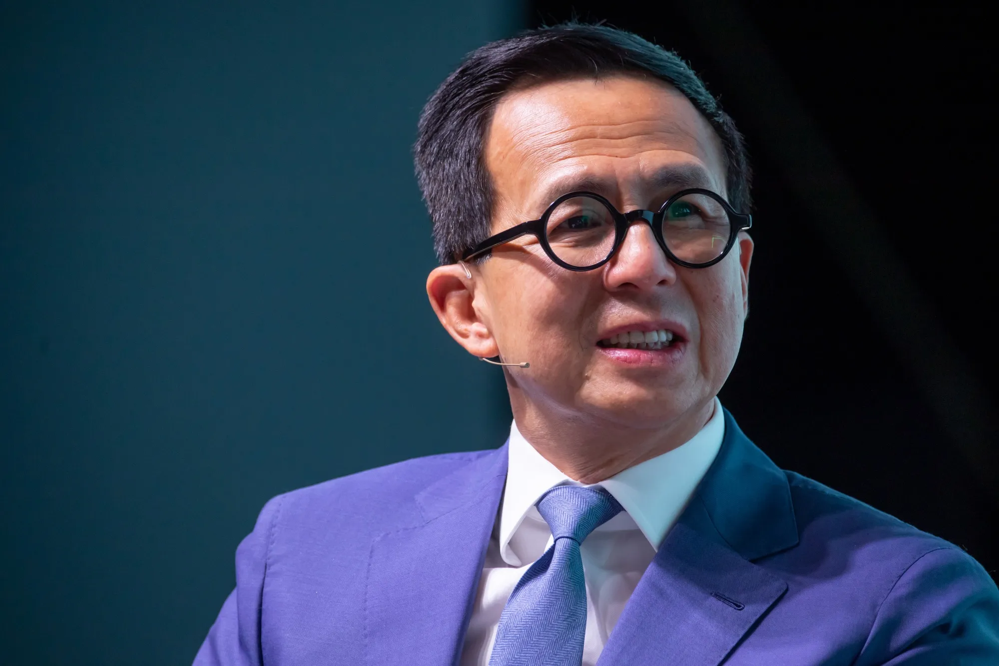 CK Hutchison Stock Jumps as Li Ka-shing’s Son Gets China Invite - Bloomberg