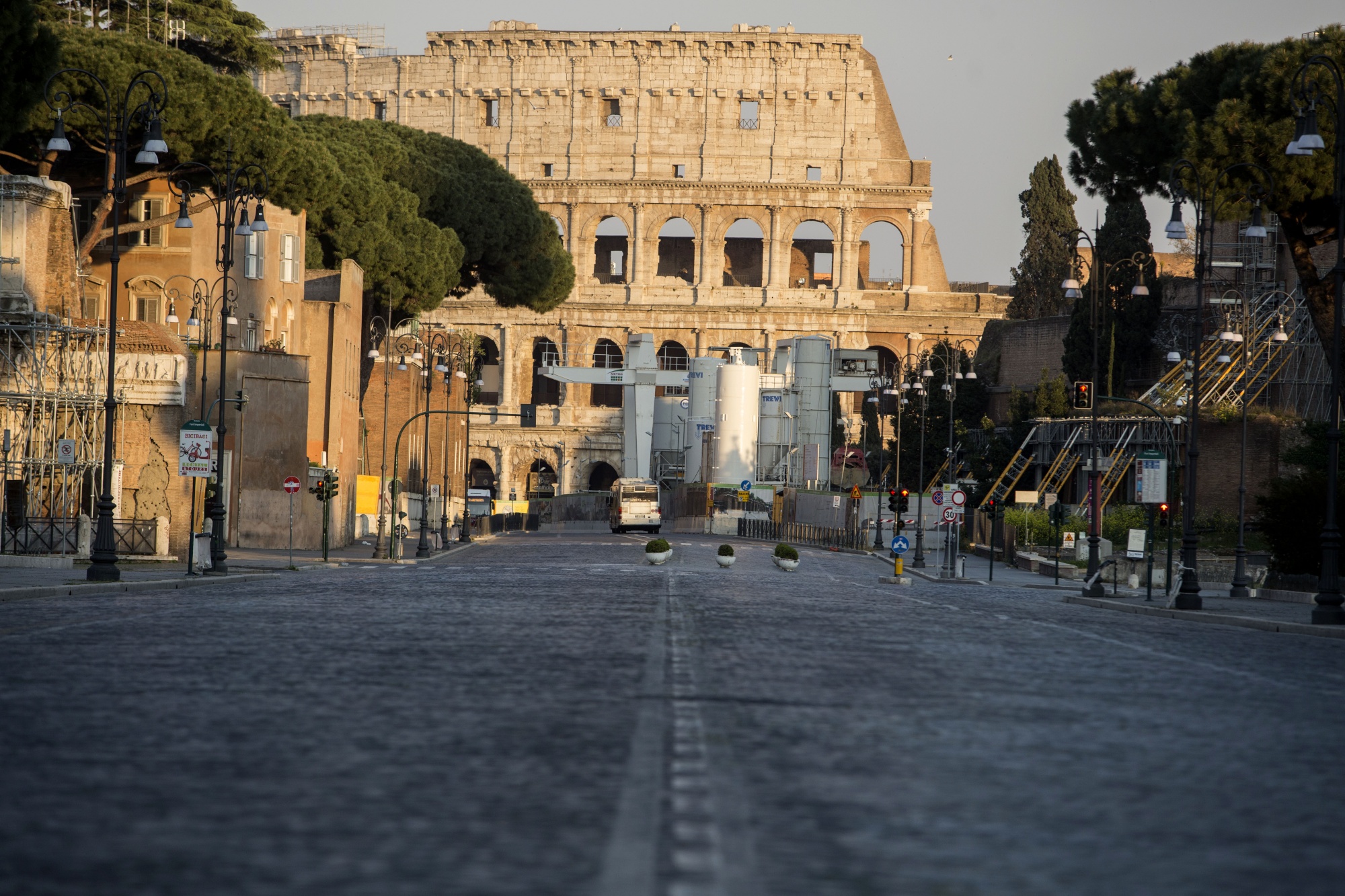Italy Coronavirus News: to Ease Lockdown From May 4 - Bloomberg