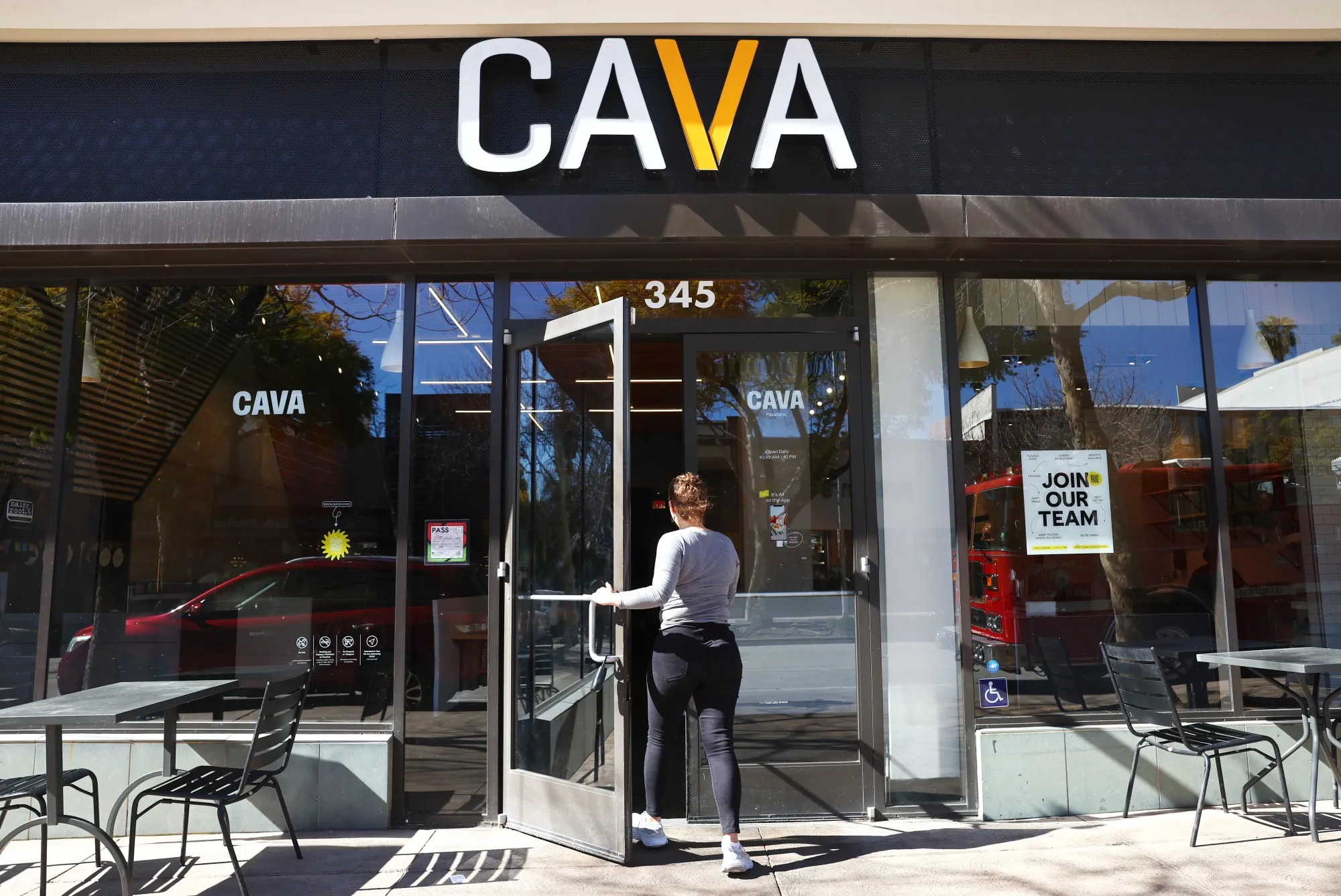 Cava Projects Profit Growth in First Update Since June IPO - Bloomberg