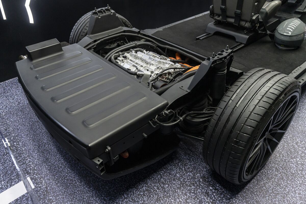 CATL Is Said Poised to Pick Banks for $5 Billion HK Share Sale - Bloomberg