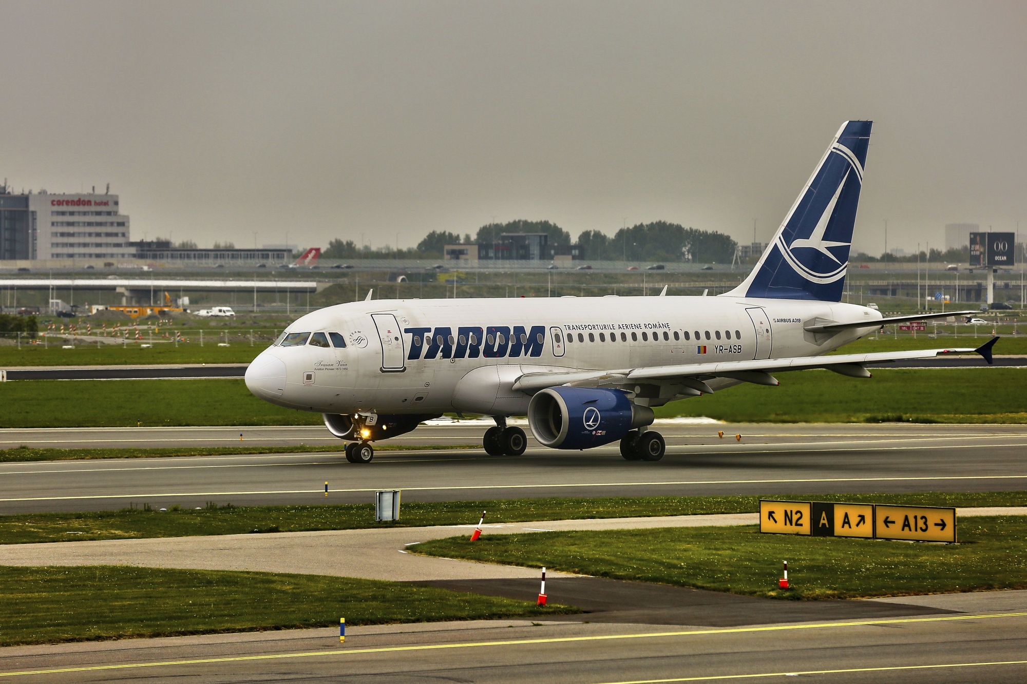 Thousands Stranded at Romanian Airport as Tarom Cancels Flights - Bloomberg