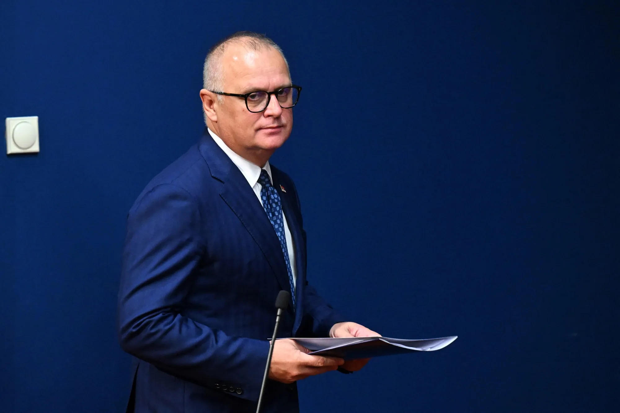 Serbian Minister Resigns After Deadly Station Roof Collapse - Bloomberg