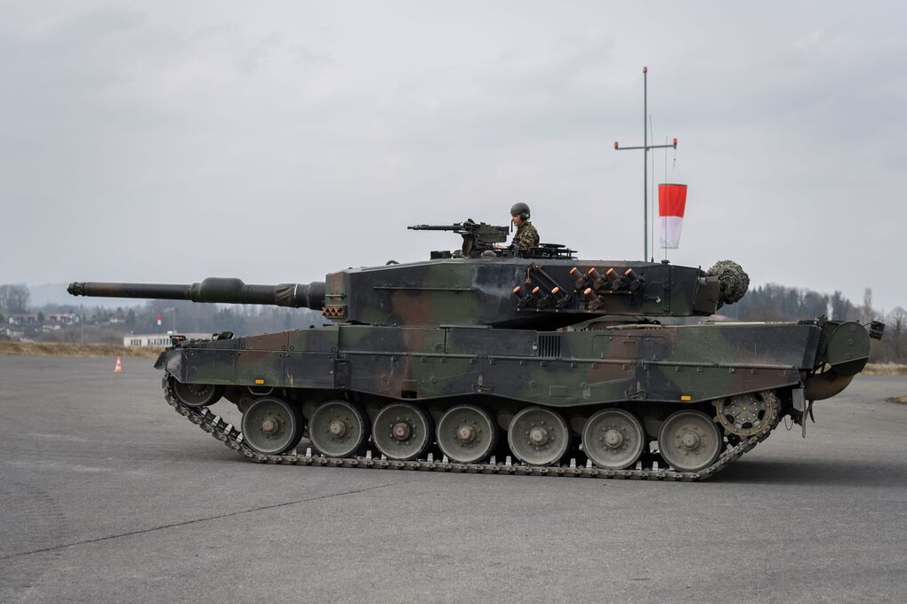 Switzerland Backs Sale of 25 Leopard Tanks to Germany to Support ...