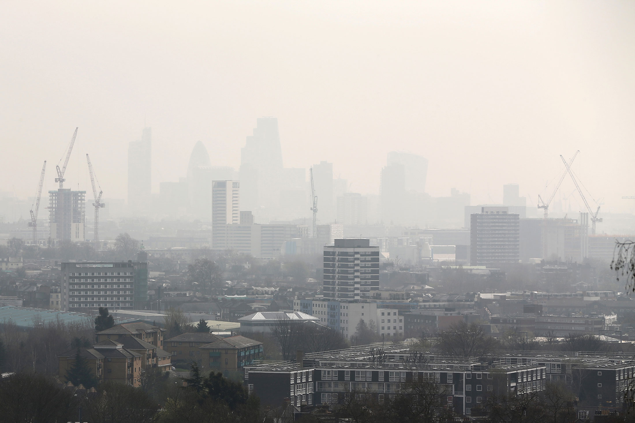 London Fails EU Annual Pollution Limits Eight Days Into 2016 - Bloomberg