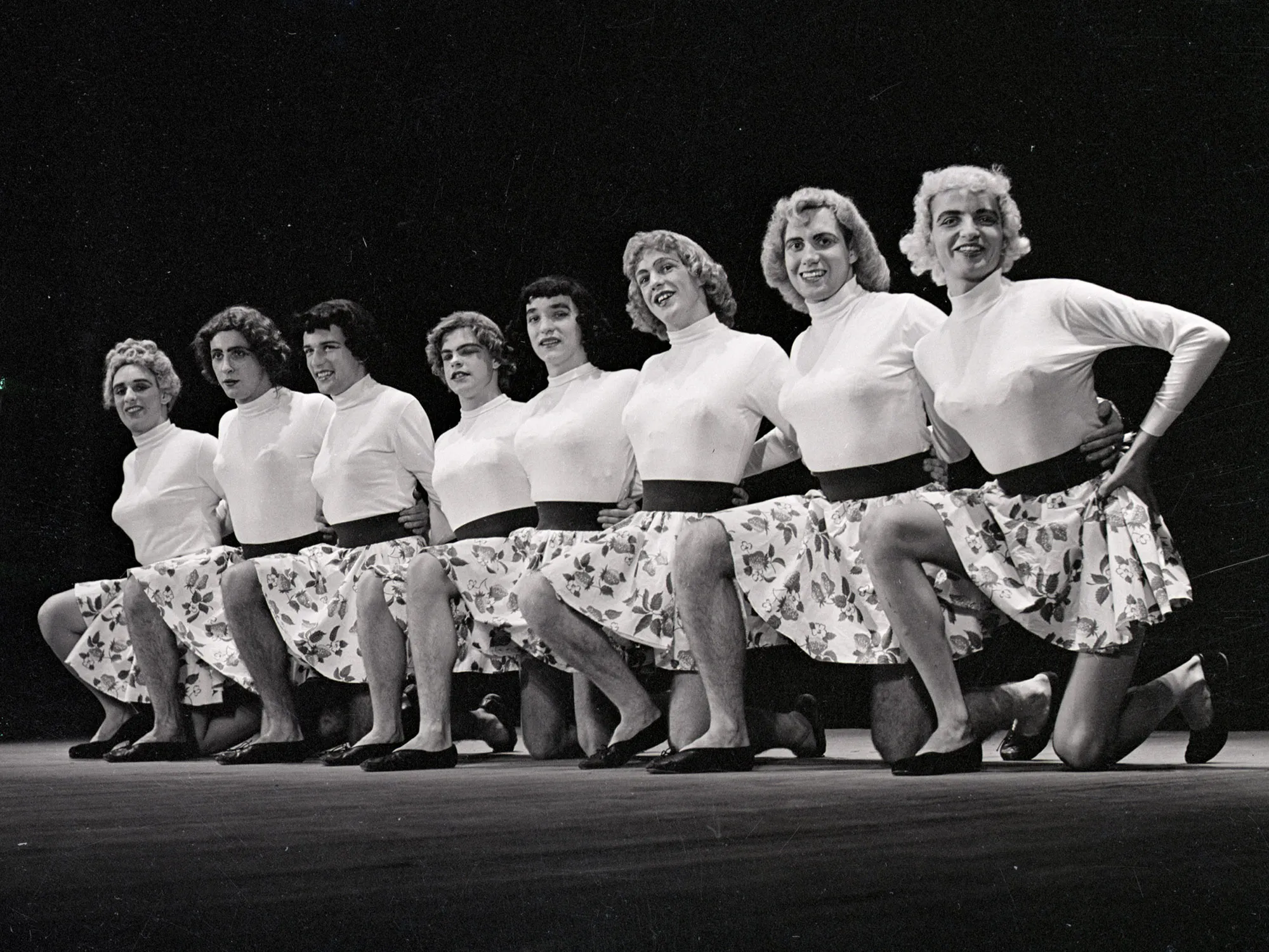 Harvard's Hasty Pudding Casts First Women in 175 Years - Bloomberg