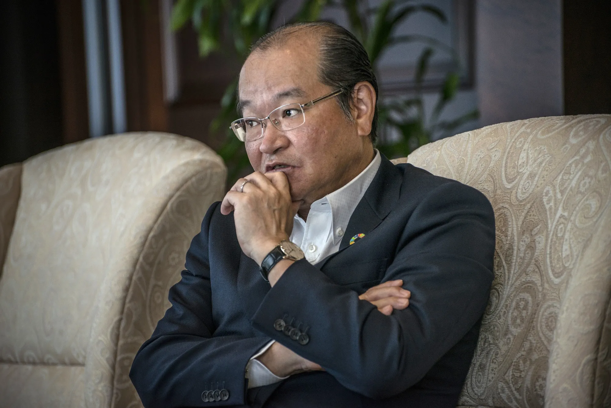 This Global Broker Bets on China Despite Exodus, Grim Outlook - Bloomberg