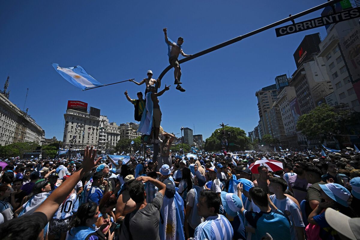 Messis Argentina Team Greeted By Millions After World Cup Win Flipboard
