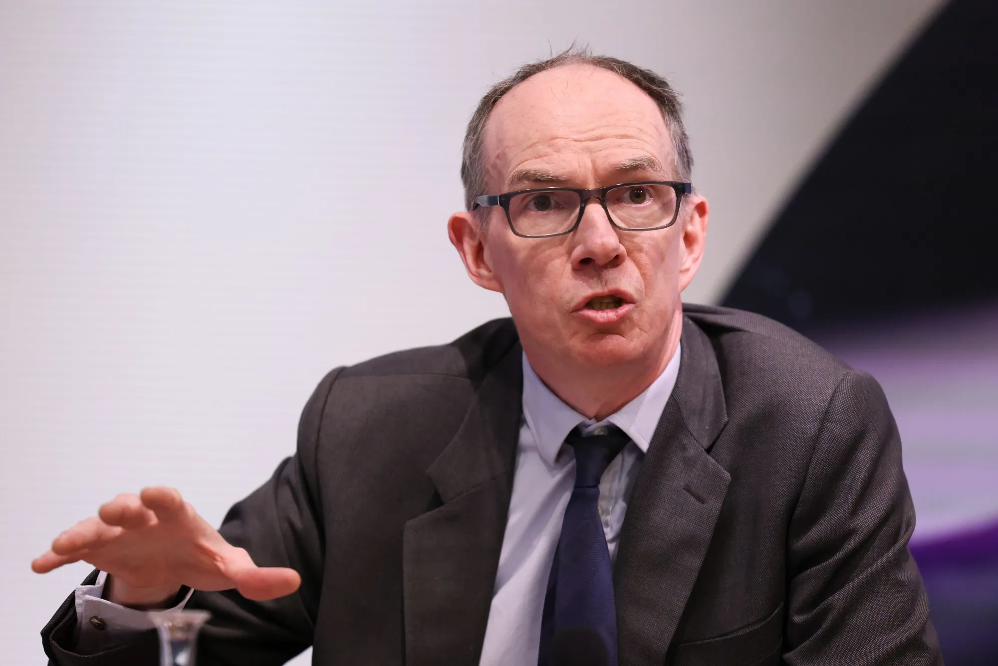 BOE’s Ramsden Says UK Now a CPI Laggard Rather Than Outlier - Bloomberg