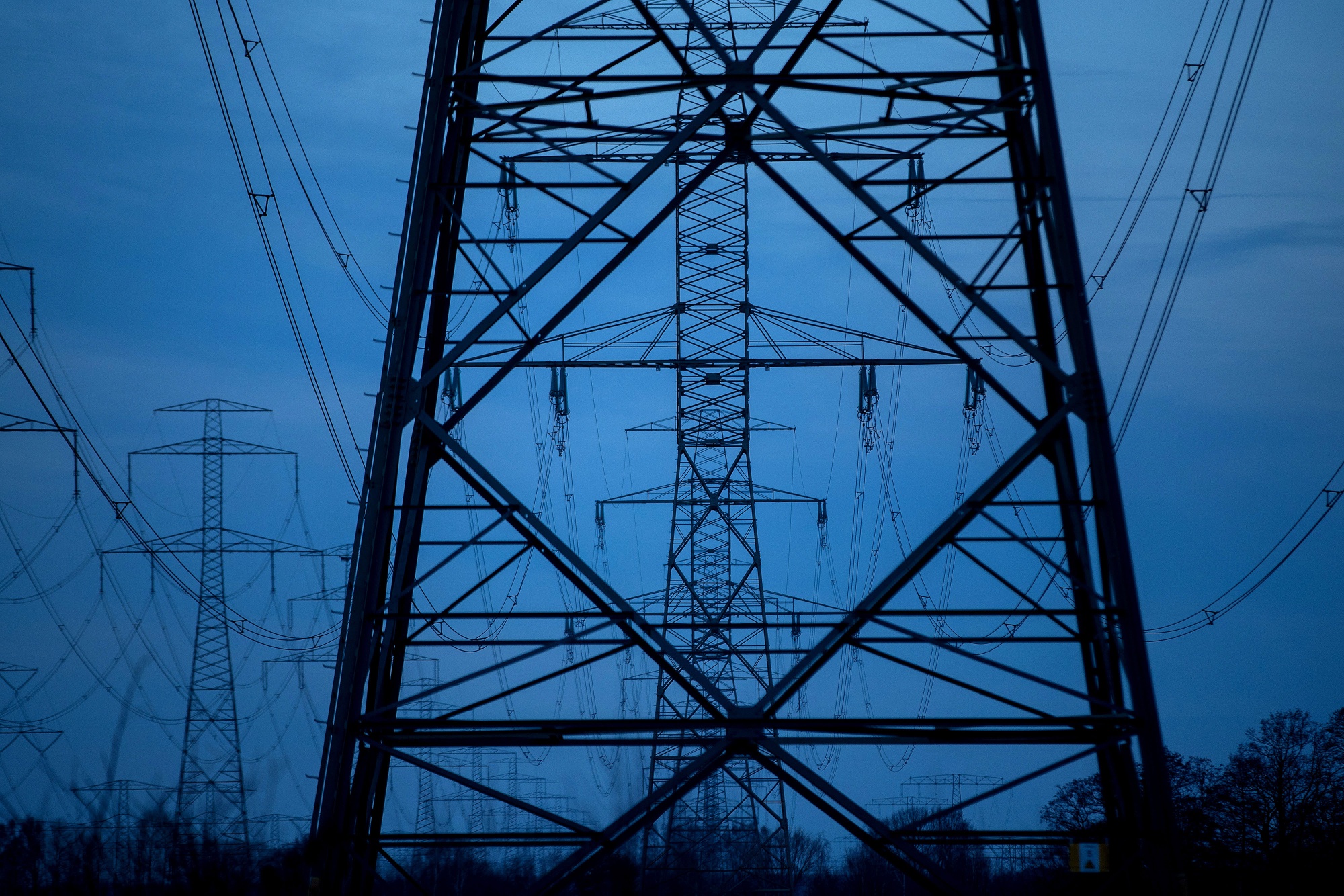 German Power Traders Warned After Almost Causing Blackout - Bloomberg