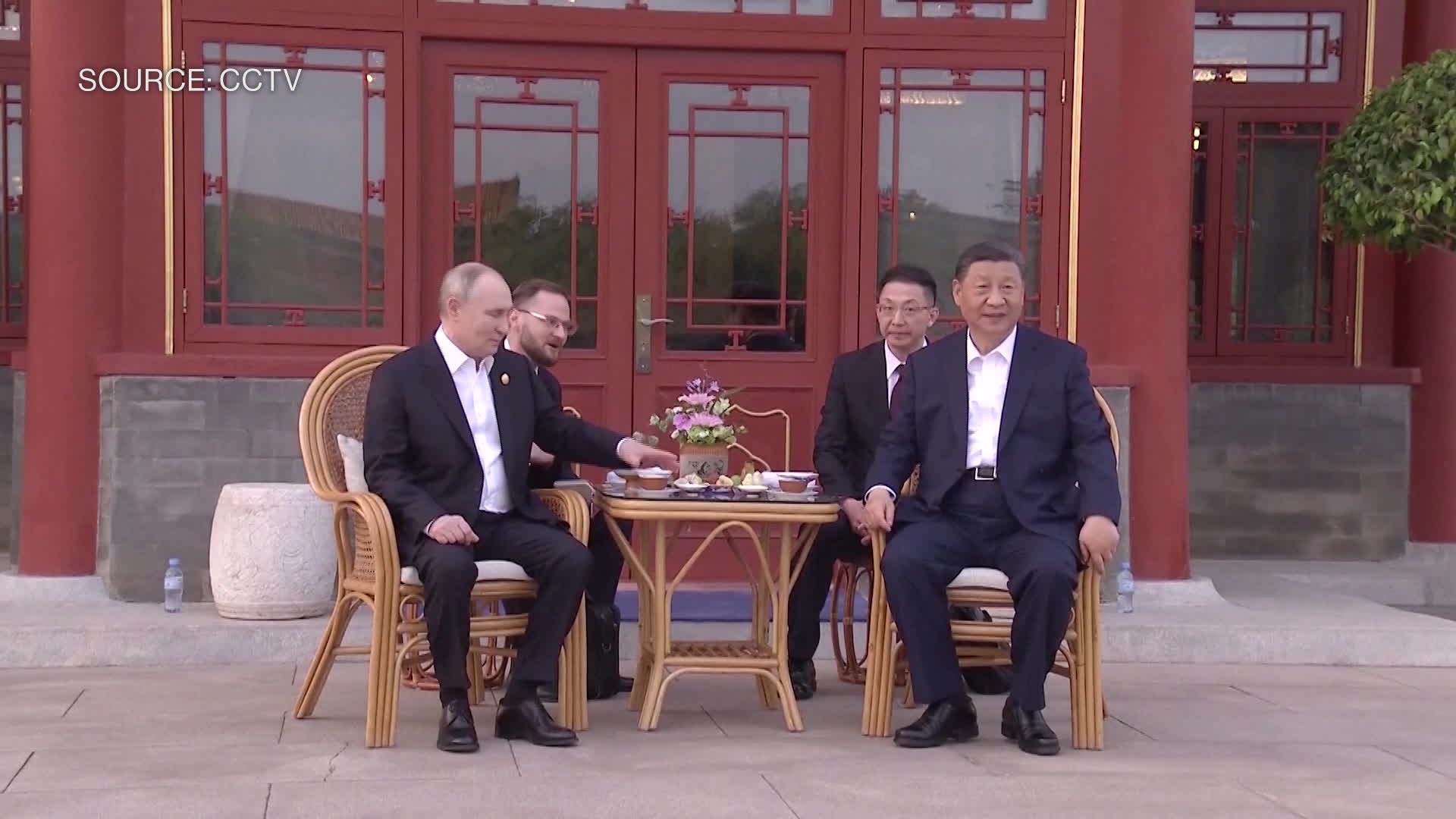 Watch Xi and Putin Drink Tea Together to End Day of Talks - Bloomberg