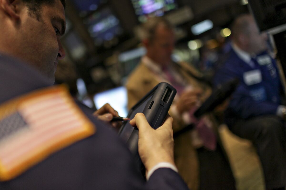 US Business Activity Gauge Improves, But Still Shows Contraction ...