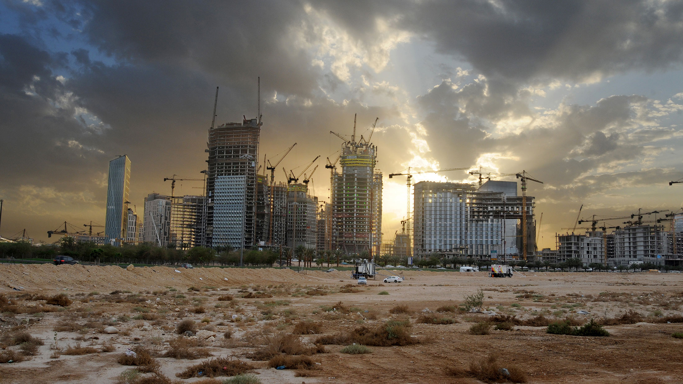Saudi Arabia Backs Tax on Empty Land as 40% of Riyadh Sits Empty ...