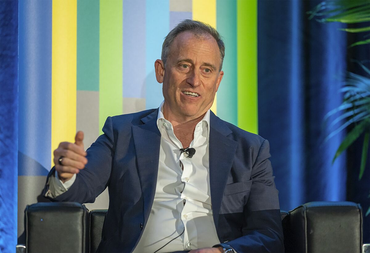 Josh Harris’ 26North Agrees to Buy Gym Chain Onelife Fitness - Bloomberg