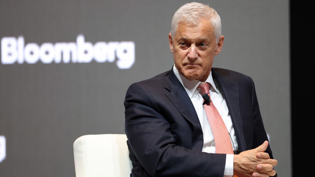 Watch Standard Chartered CEO Expects More 'China Bashing' From Harris ...