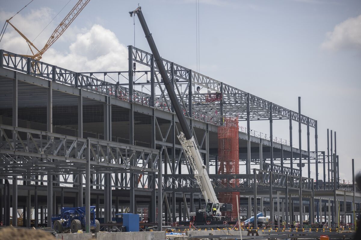 Industrial Strength: A 14-Month Manufacturing Slump Is Fuel for Deals ...