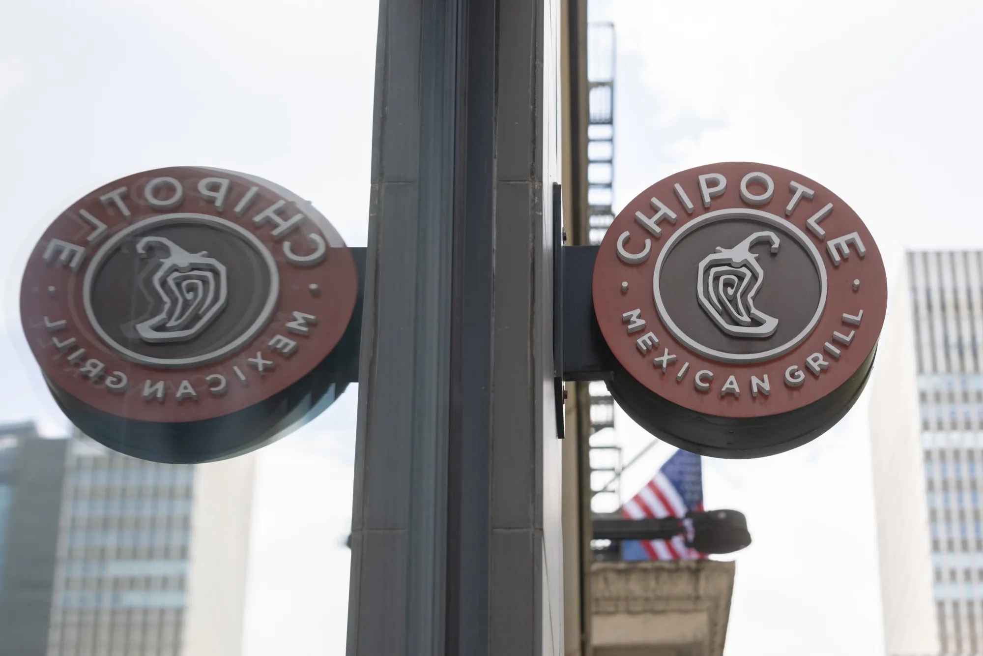 Chipotle abrirá locales en México en su primera incursión en ...