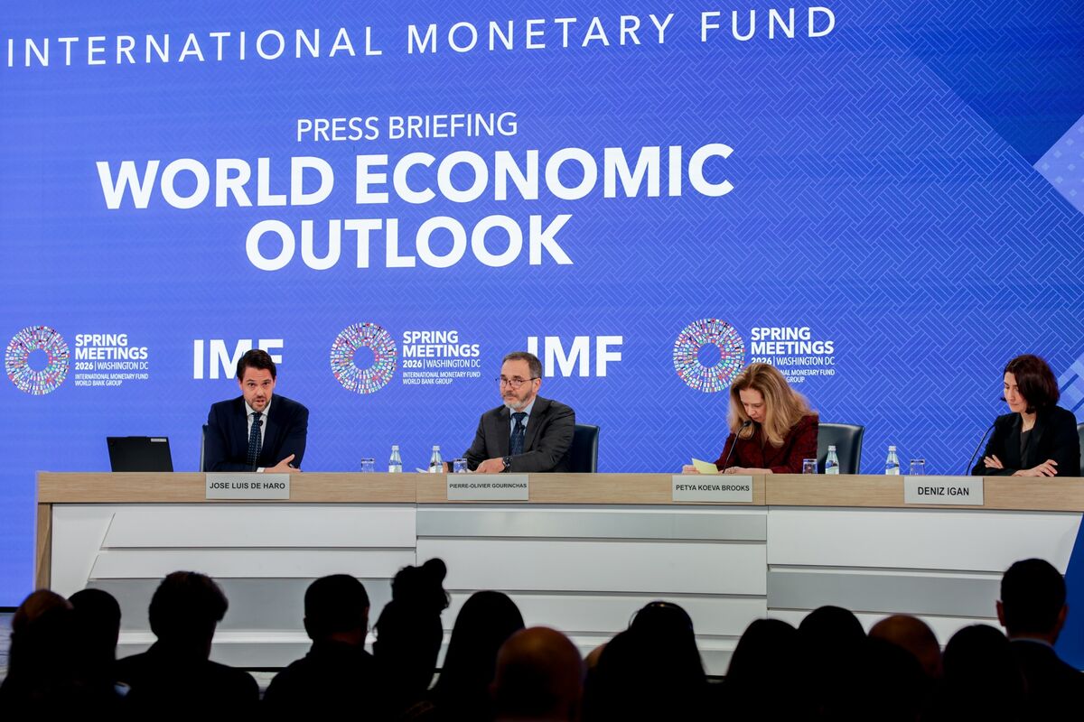 IMF Warns of Global Economic Downturn If War in Iran Lasts - Bloomberg