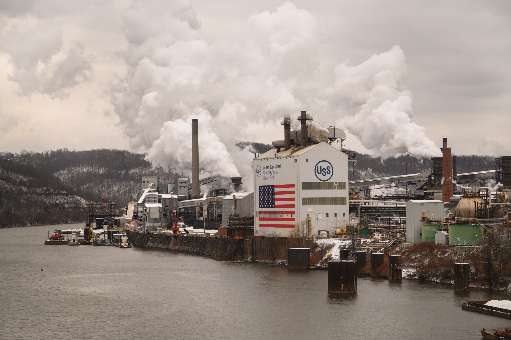 日本製鉄のUSスチール買収計画、「厳格な精査」対象－米政権 - Bloomberg