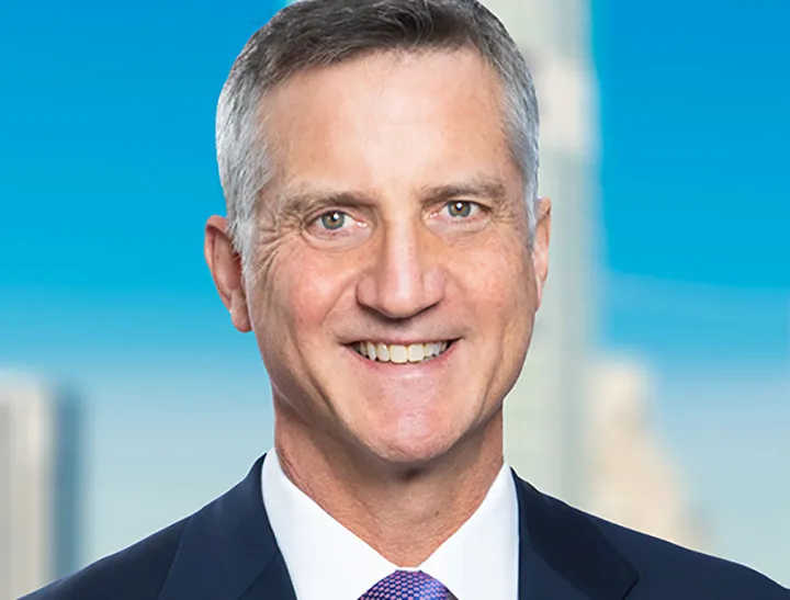 Hedge Fund King Street Raising Funds for ‘Slow-Motion Car Crash’ in ...