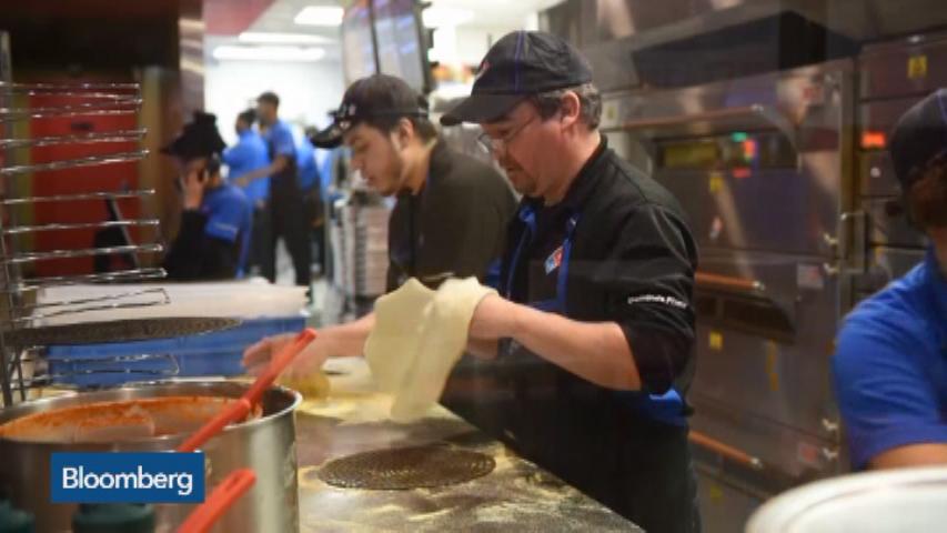 Watch March Madness: Is It a Slam Dunk for Domino’s? - Bloomberg