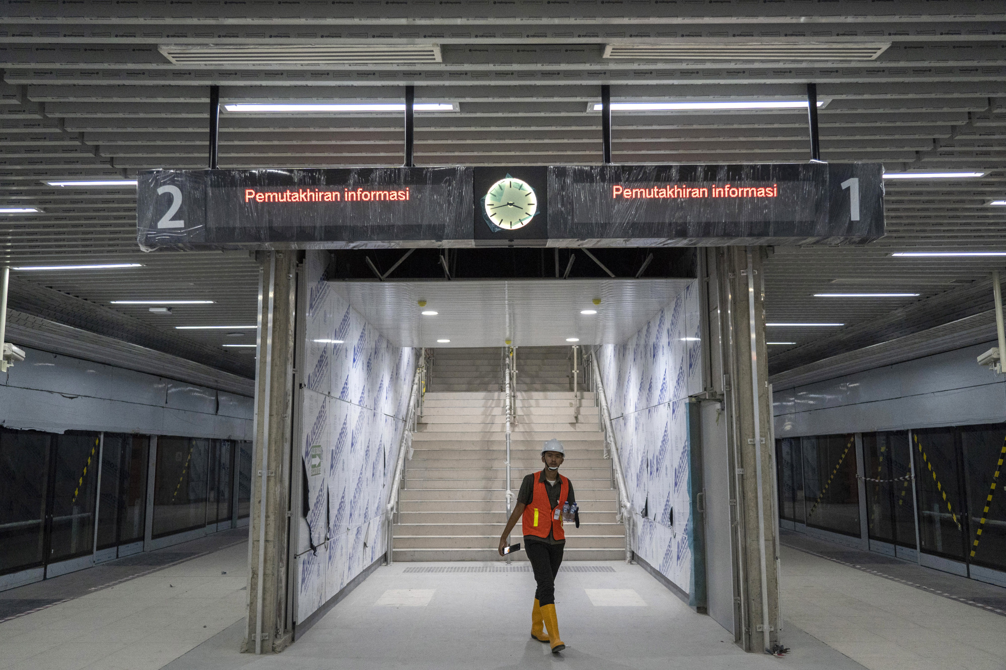 Indonesia Postpones Second Phase of Jakarta MRT Project: Post - Bloomberg