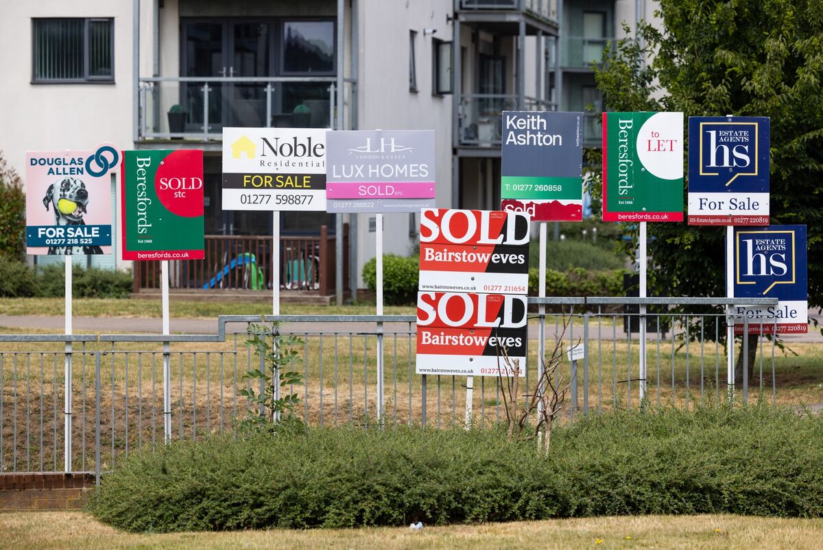 LIVE UK Markets Today: Consumer Spending Bolsters Pound (GBP USD ...