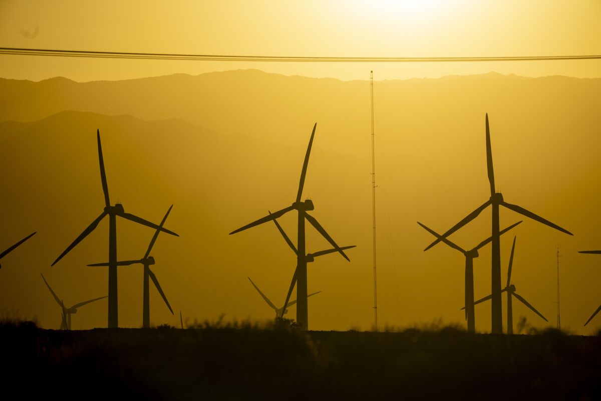 Clean Power Gets Boost in FERC Push to Speed Grid Connections - Bloomberg