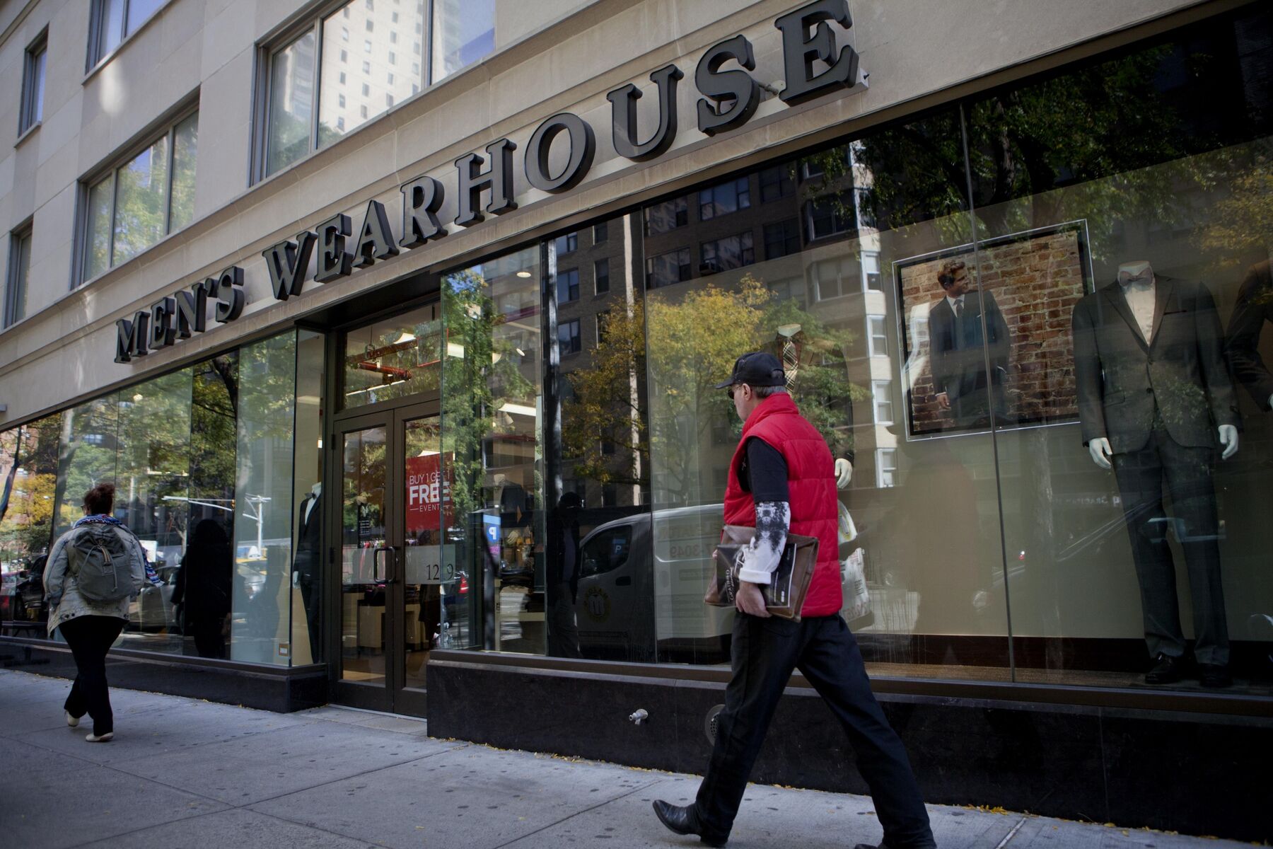 Men's Wearhouse (TLRD) Stock Drops, Payday for Short Sellers - Bloomberg
