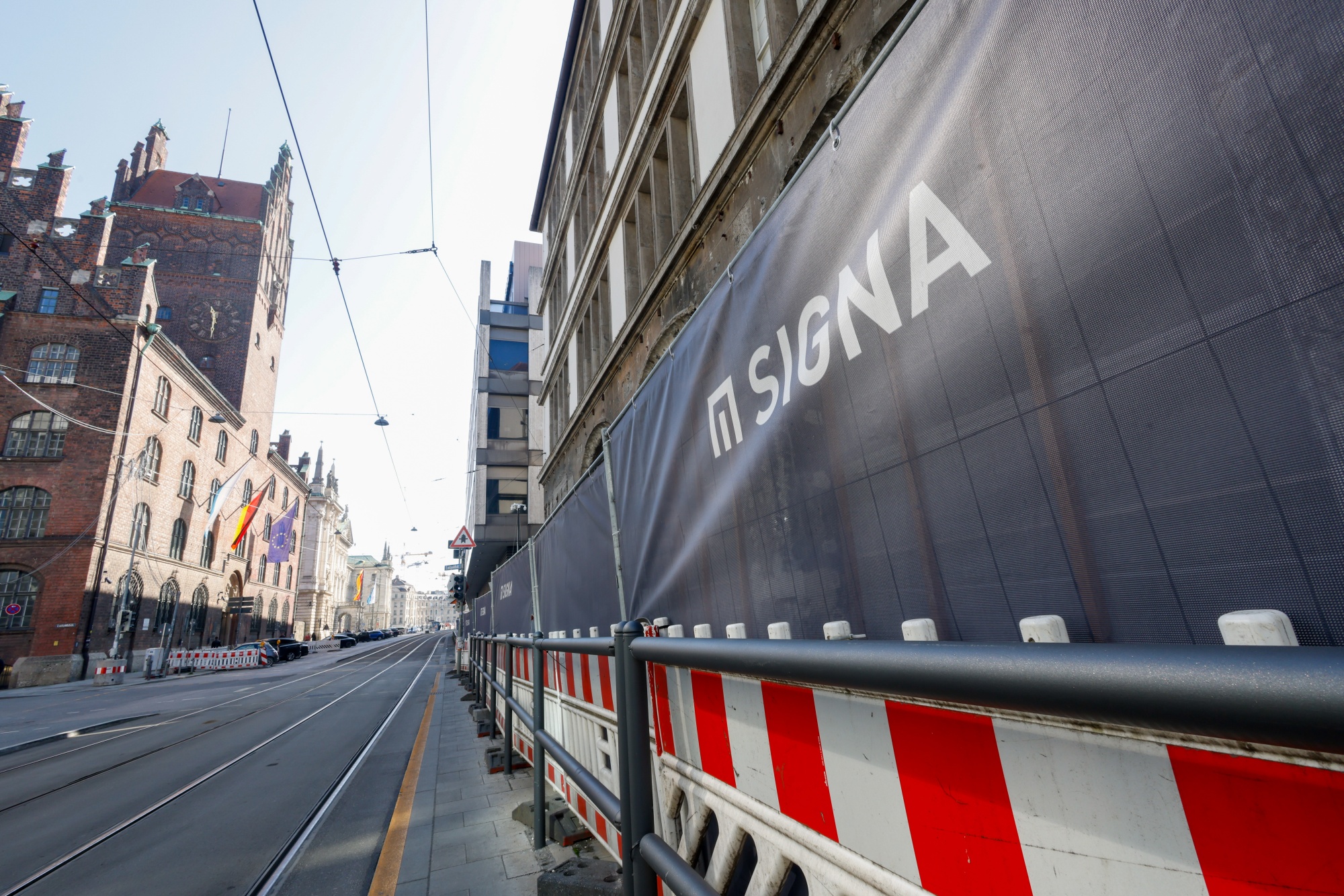 Signa to Sell Luxury Vienna Landmarks to Break Debt Impasse - Bloomberg