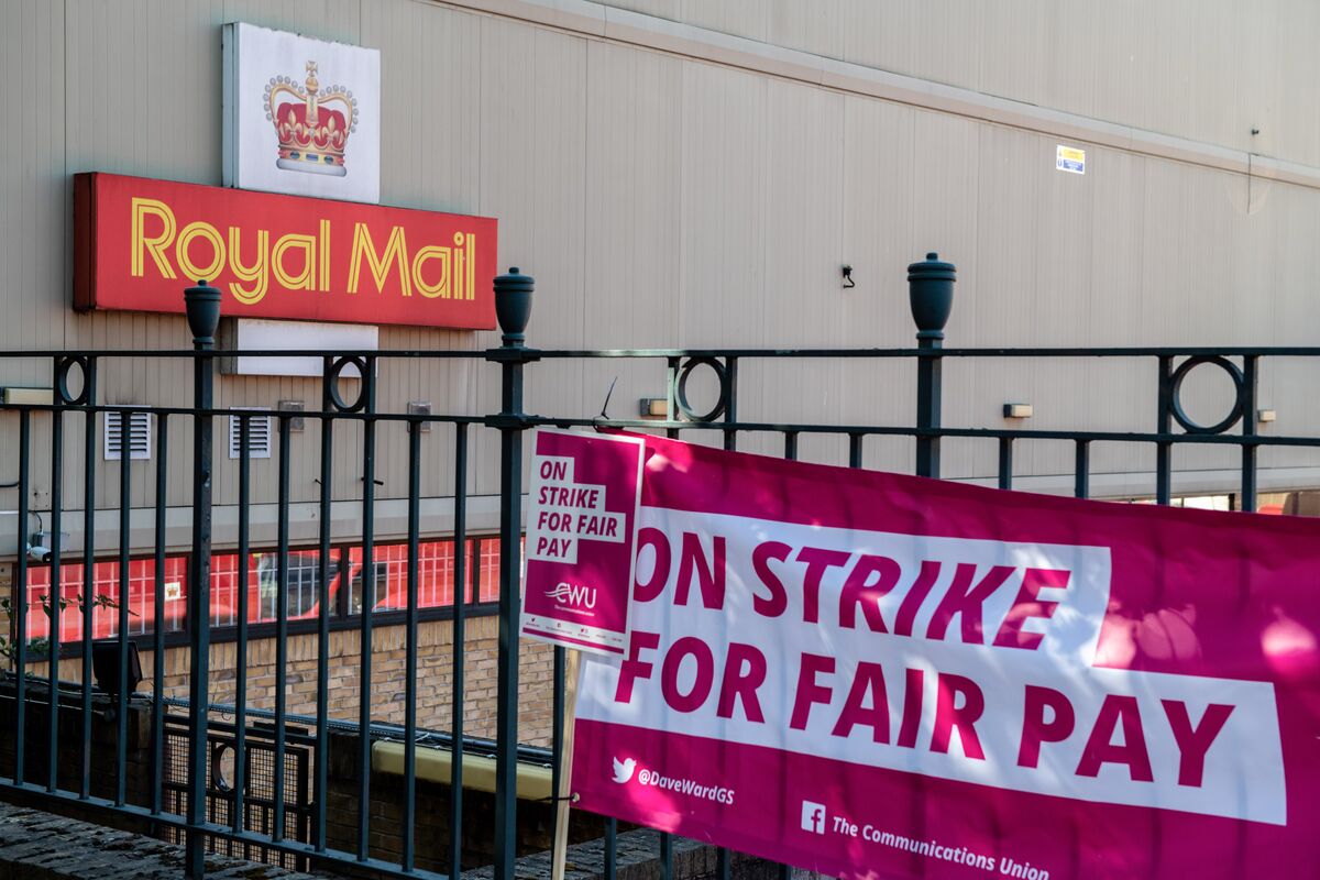 Royal Mail Job Cuts: UK Postal Service to Axe 10,000 as Strikes Blamed ...