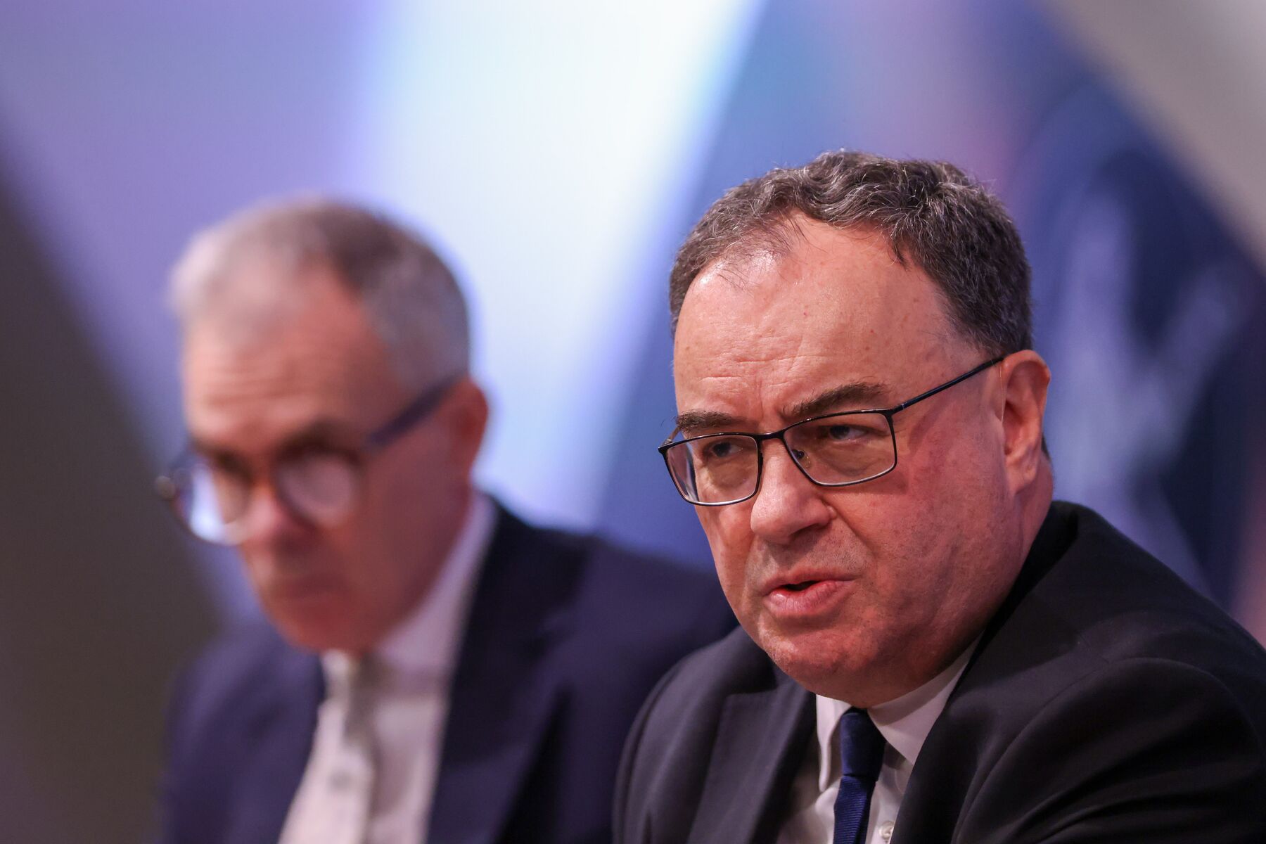 BOE Governor Says UK Economy Is Near Full Employment Level - Bloomberg