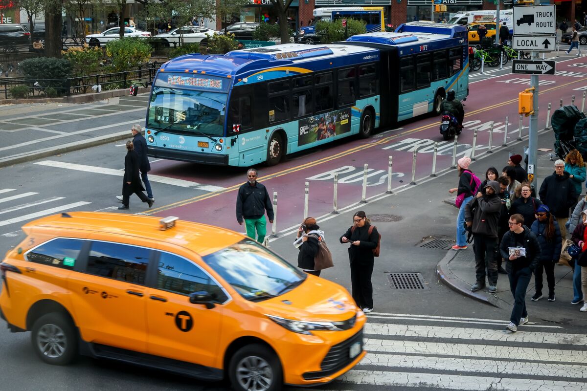 NYC Taxis and Buses Pick Up Speed With Congestion Toll - Bloomberg