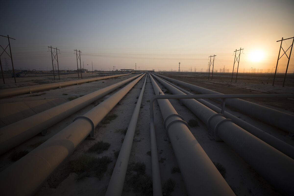 Saudi Oil Sales to China Up After Price Cut to Five-Year Low - Bloomberg