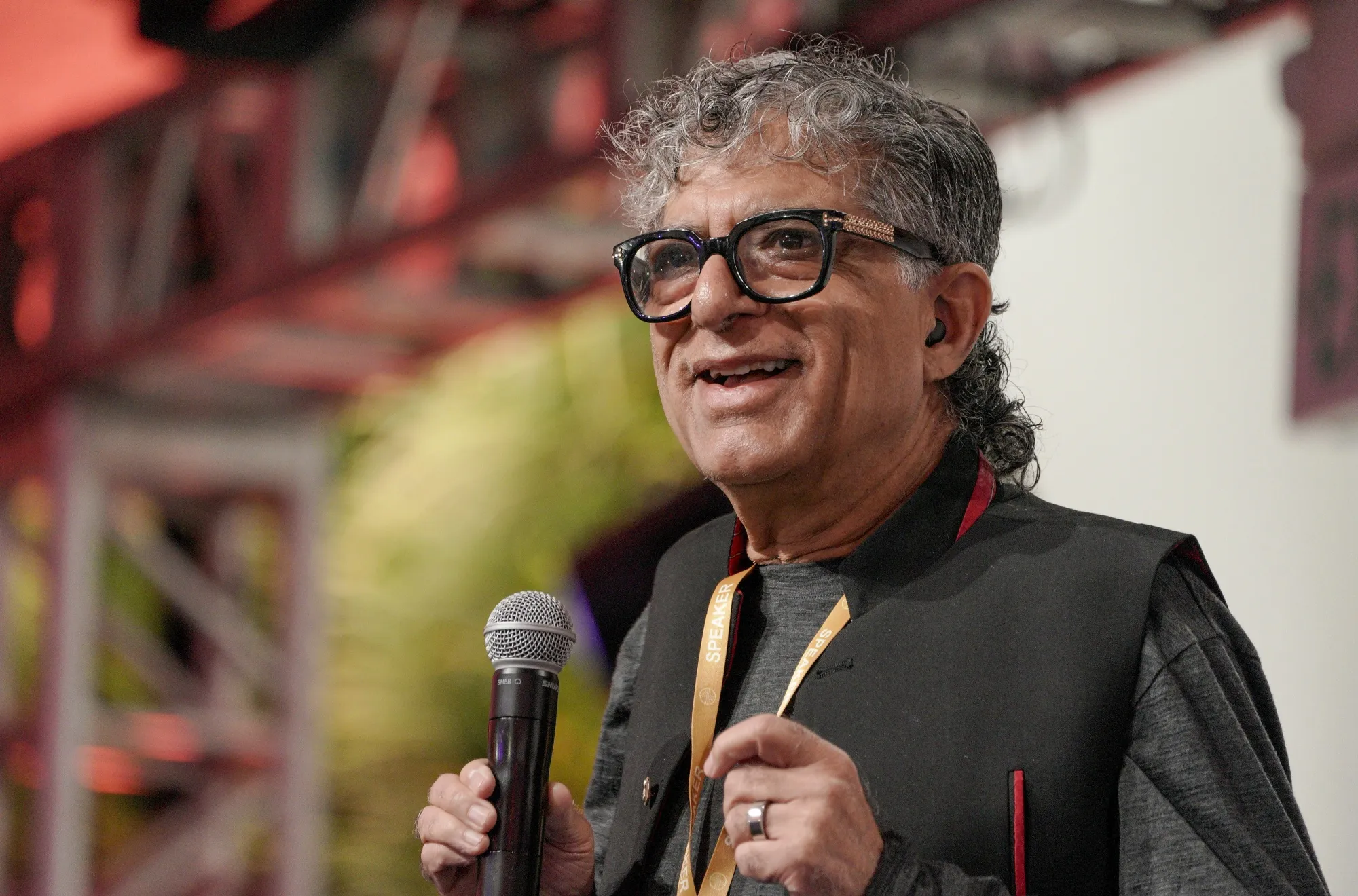 Deepak Chopra Sells His Wellness Business to the Healing Co. - Bloomberg Deepak Chopra Sells His Wellness Business to the Healing Co. - Bloomberg