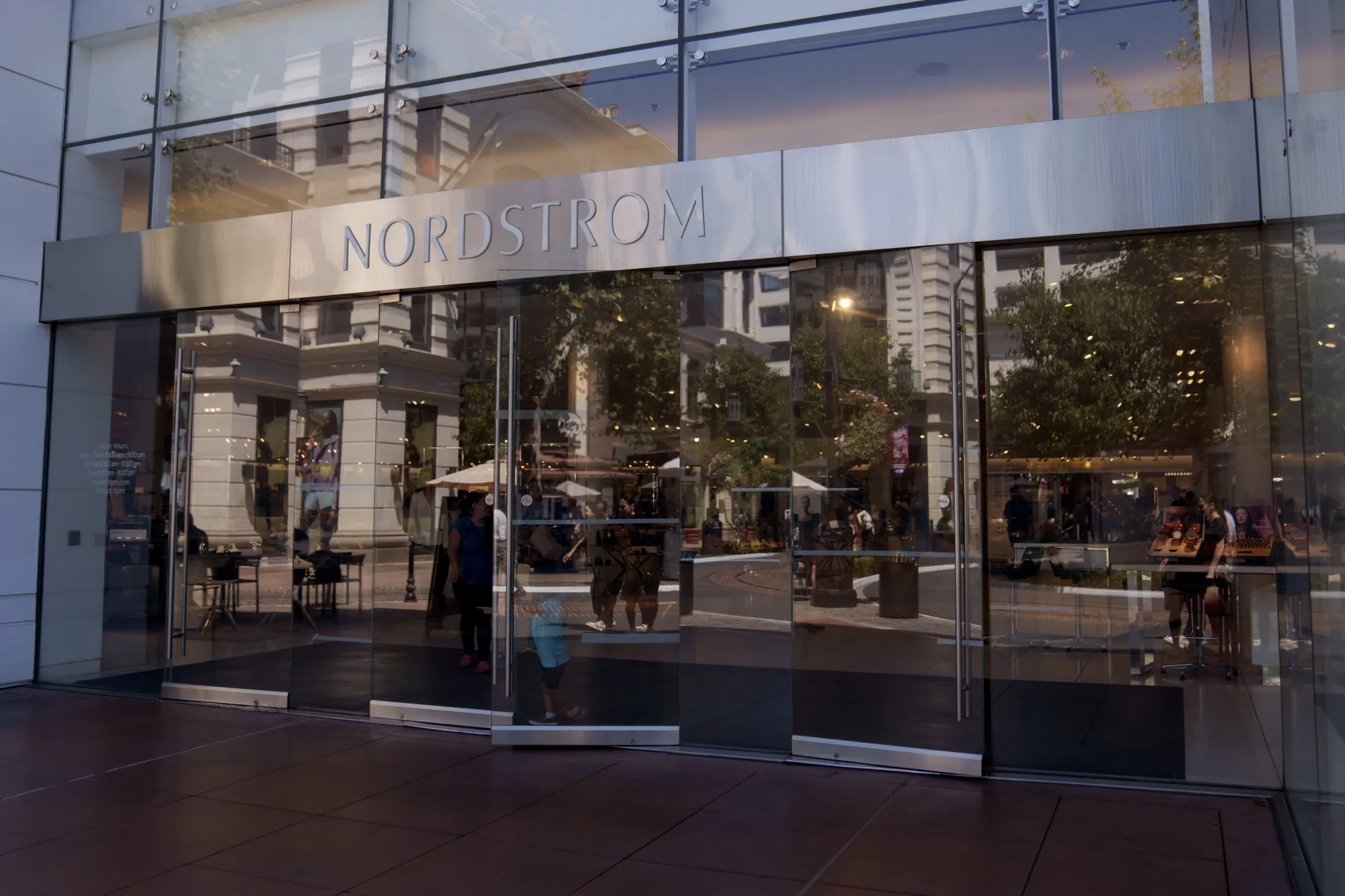 Nordstrom (JWN) CEO Erik Nordstrom Says Losses From Theft at Historic High - Bloomberg