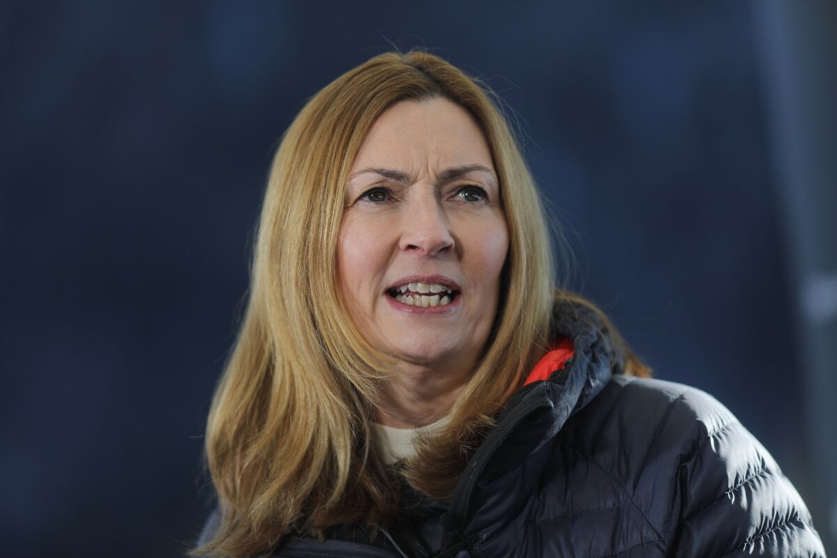 Fidelity Encourages Return to U.K. Office, Says CEO - Bloomberg