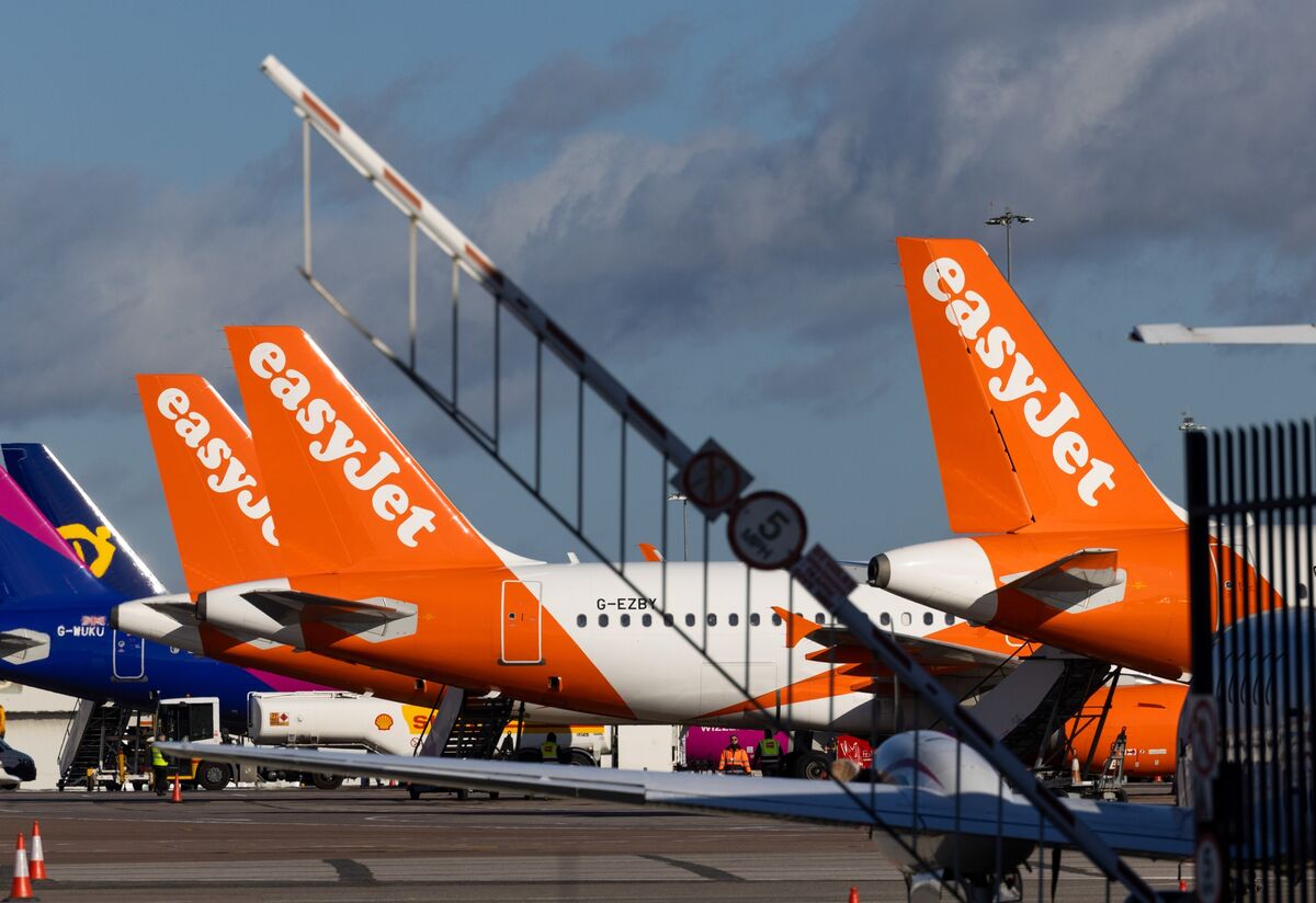 EasyJet Shares Rally as Summer Bookings Pick Up - Bloomberg