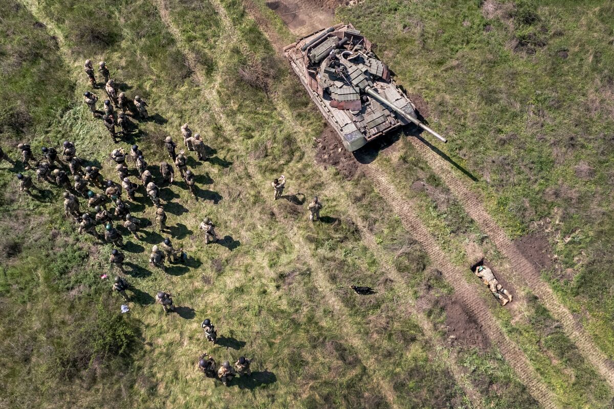 Why Germany and the US Are Stalling on Modern Tanks for Ukraine - Bloomberg