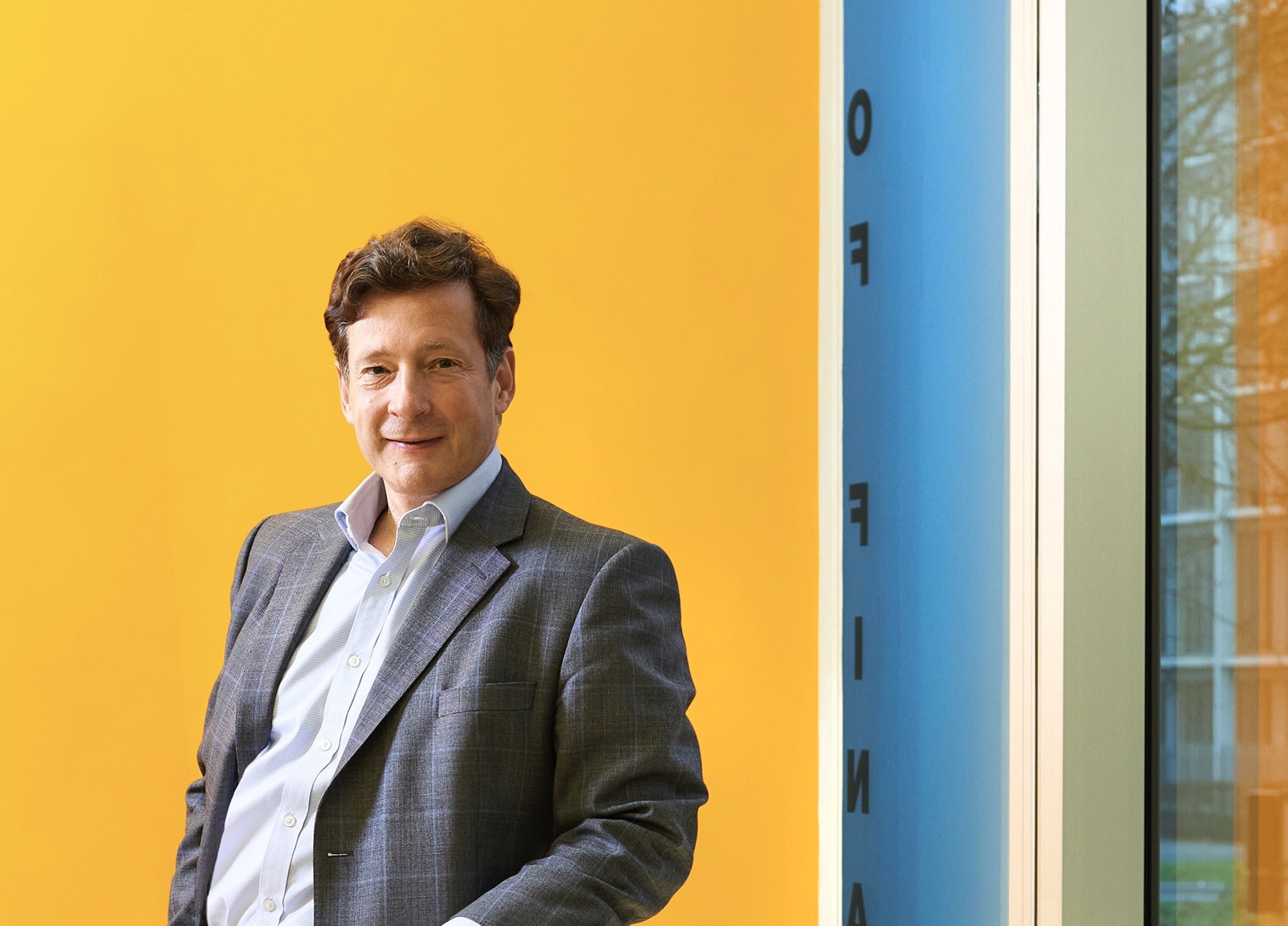 One of London’s Top Rivals Explains How to Score a Brexit Boost - Bloomberg