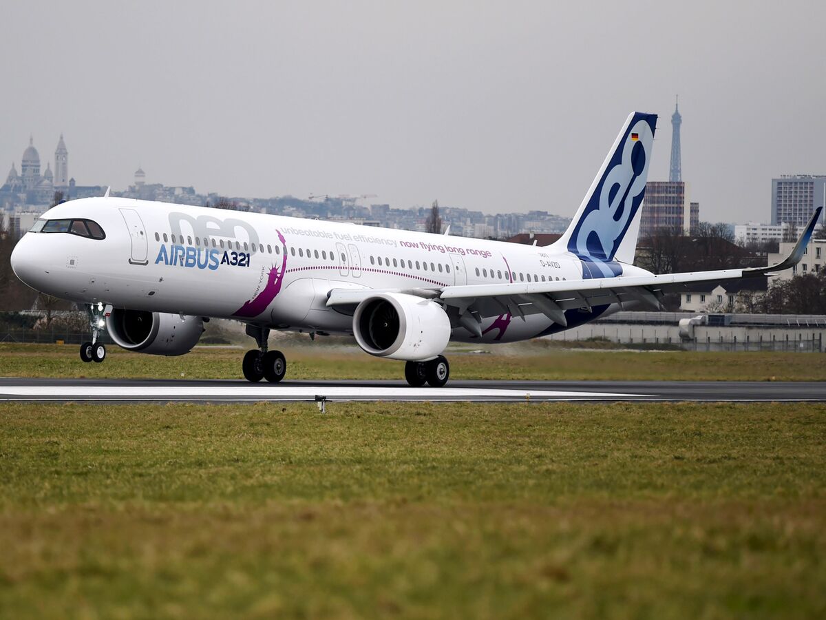 Airbus Drops Strongest Hint Yet of New A321 With Longer Range - Bloomberg