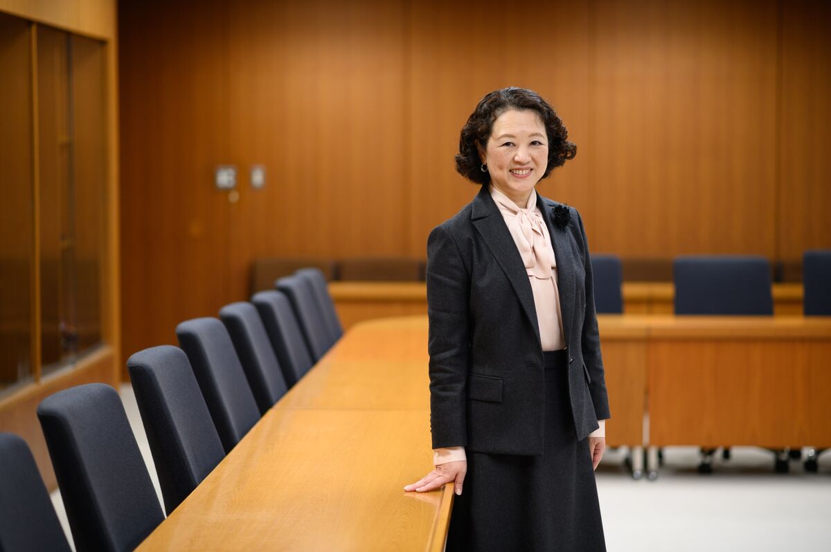 Japan Labor Boss Finds Widespread Resistance to Female Leaders - Bloomberg