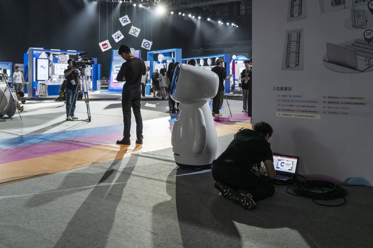 Inside the China-US Competition for AI Experts - Bloomberg